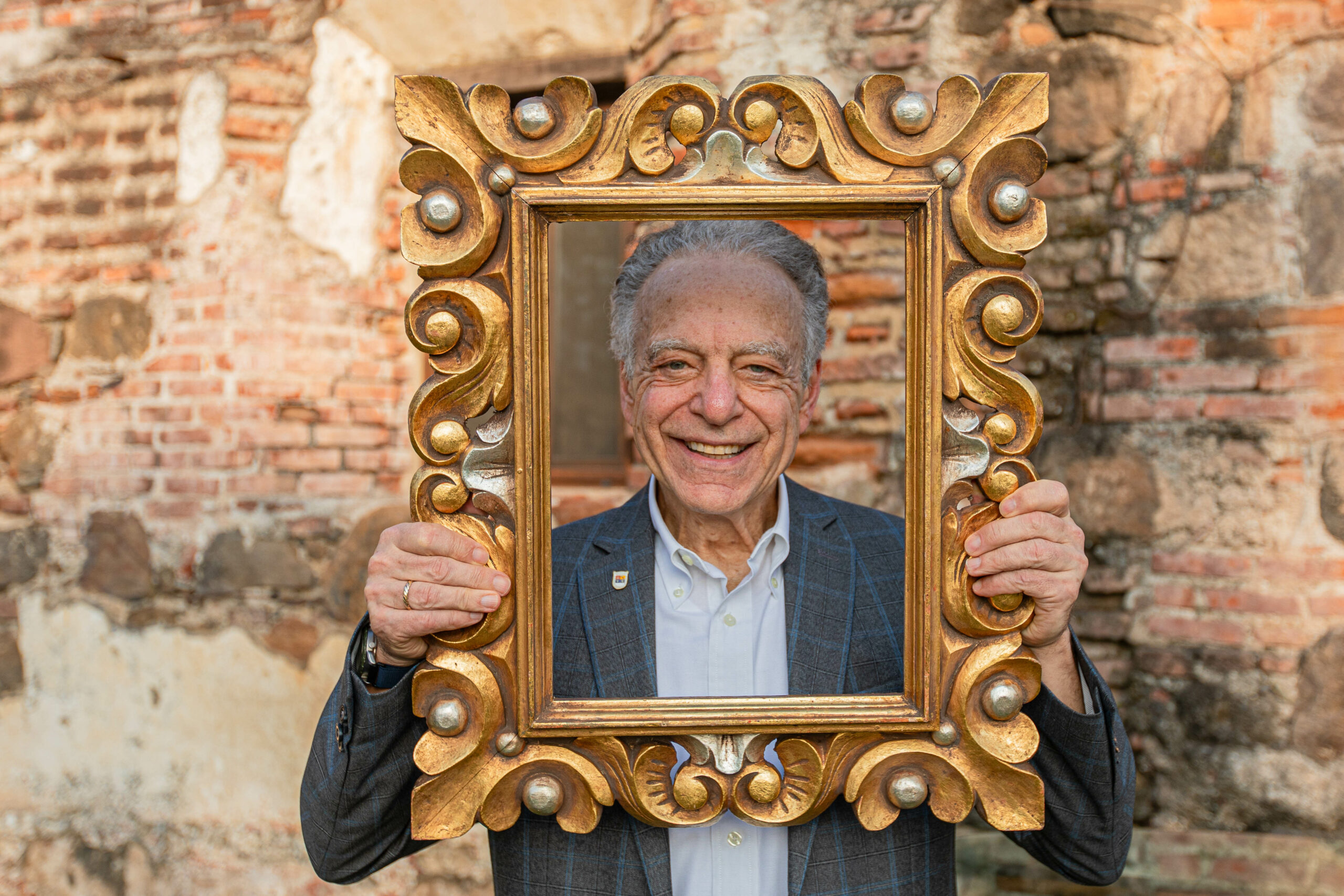 Arthur Chait - The Antigua Forum