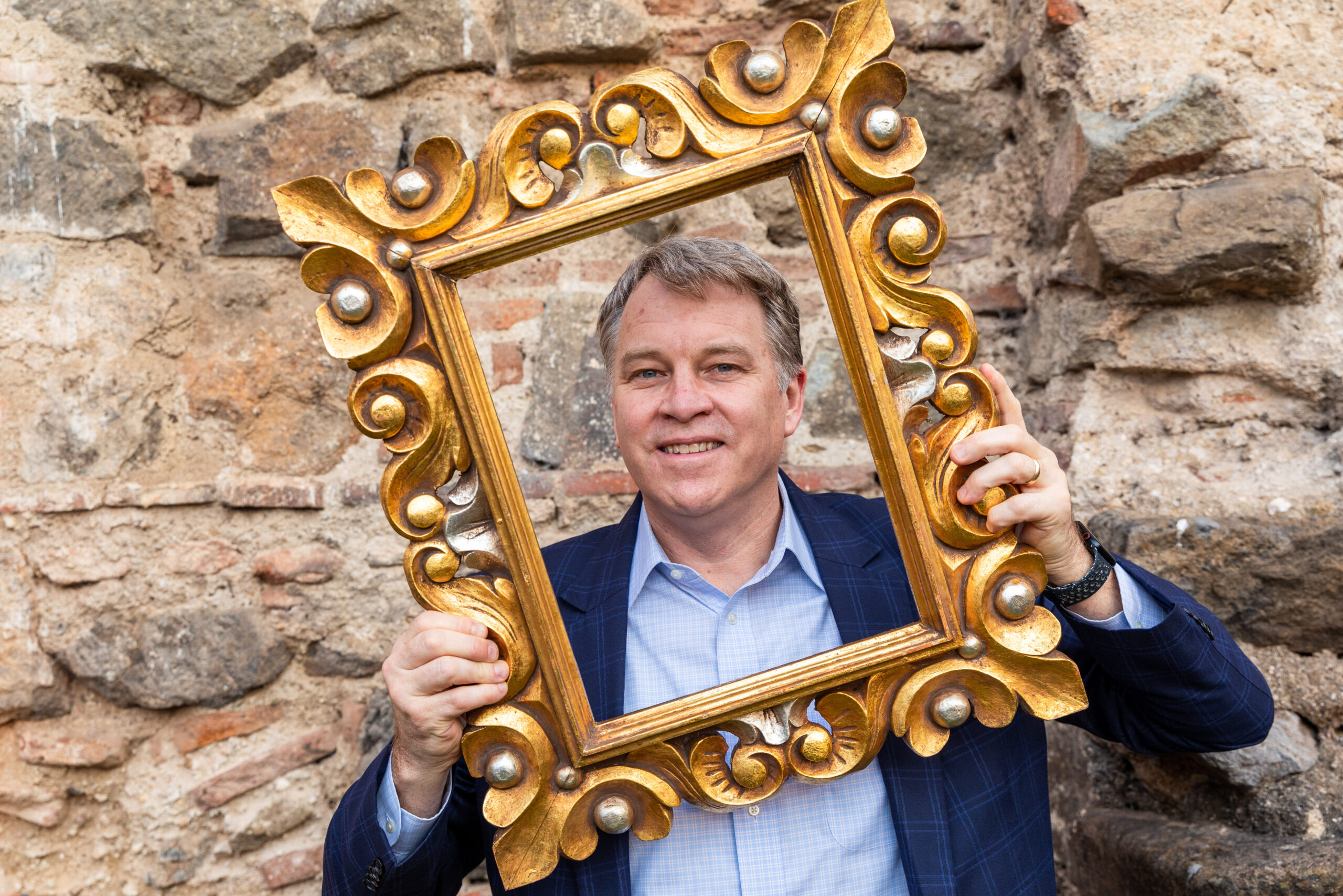 Brad Lips - The Antigua Forum