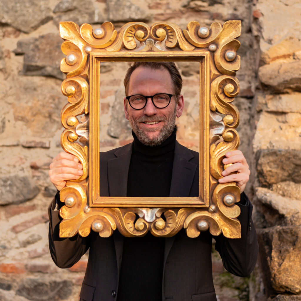 Simon Junker - The Antigua Forum