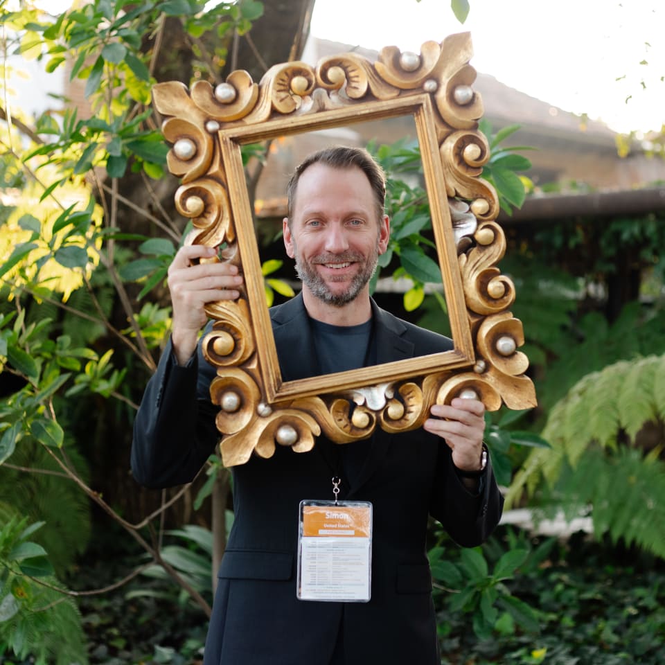 Simon Junker - The Antigua Forum