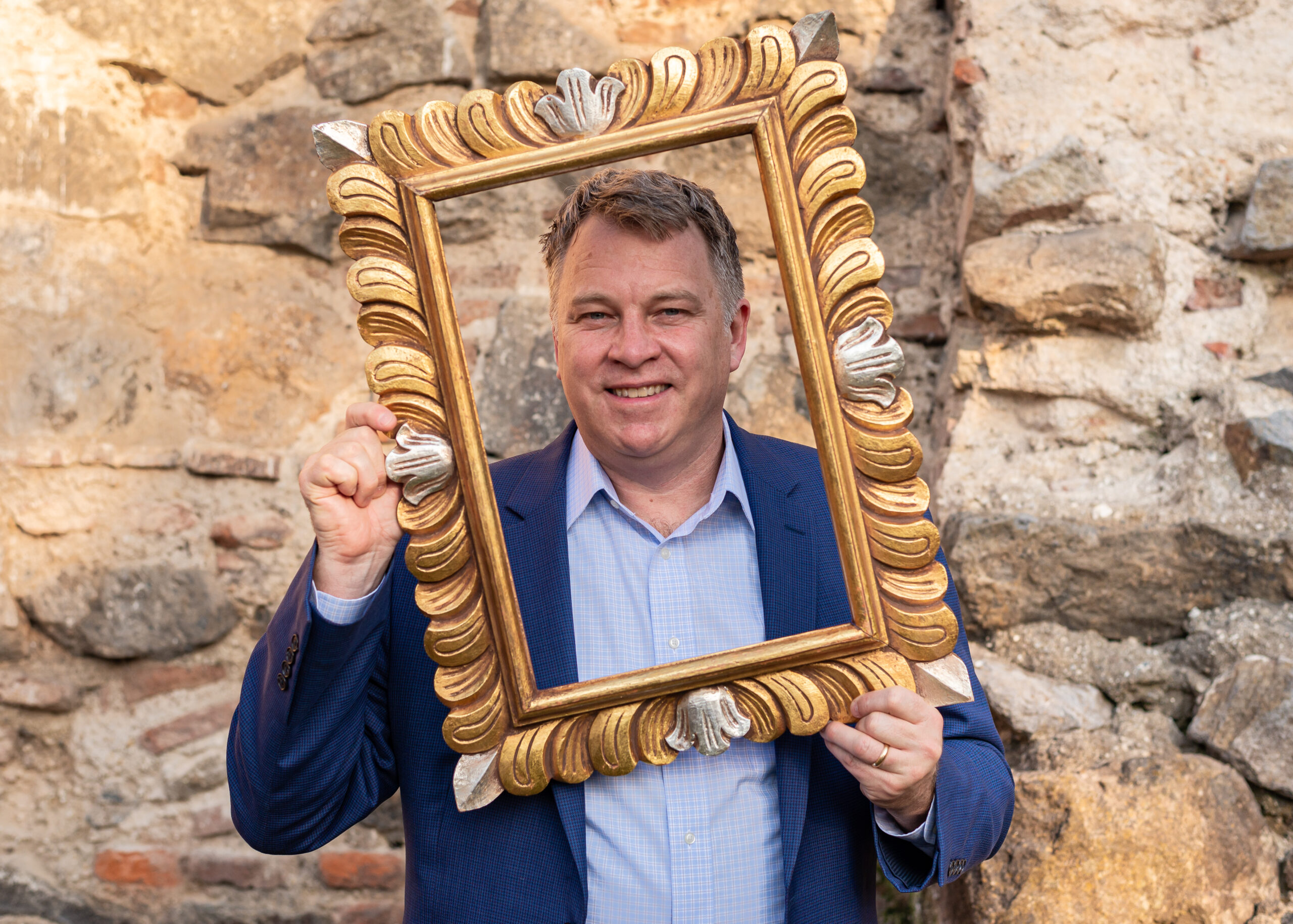 Brad Lips - The Antigua Forum